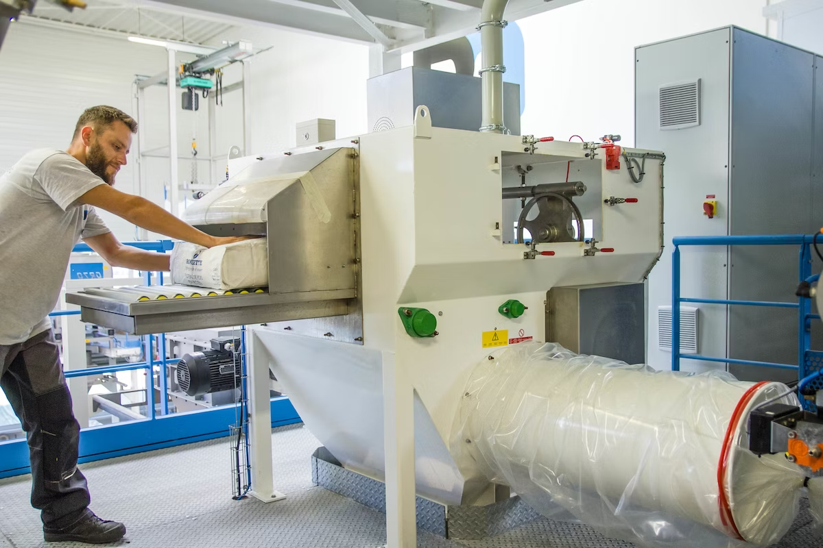 Dust-Free Sack Opening Solutions | PalPowder | Palamatic