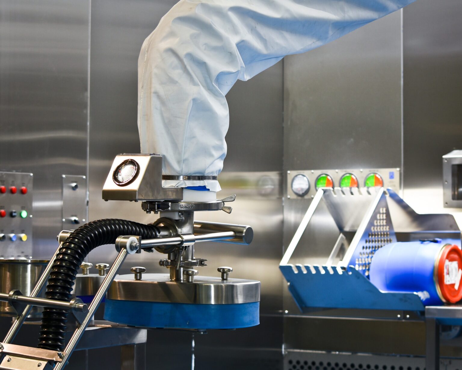 Vacuum Tube Lifters: Lifting Porous vs Non-Porous Materials | Palamatic