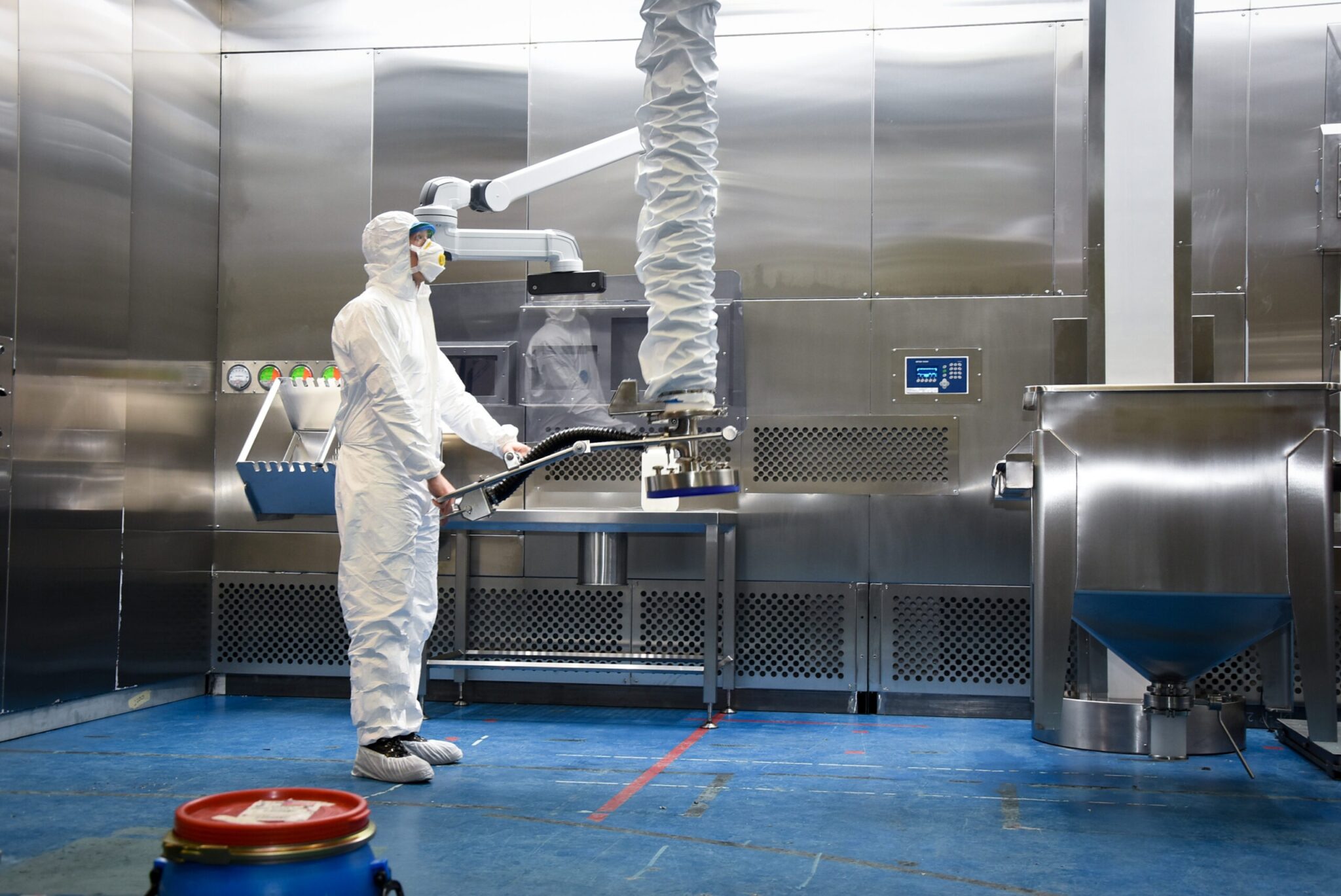 Cross-Contamination Risks in Pharmaceutical Material Handling | Palamatic